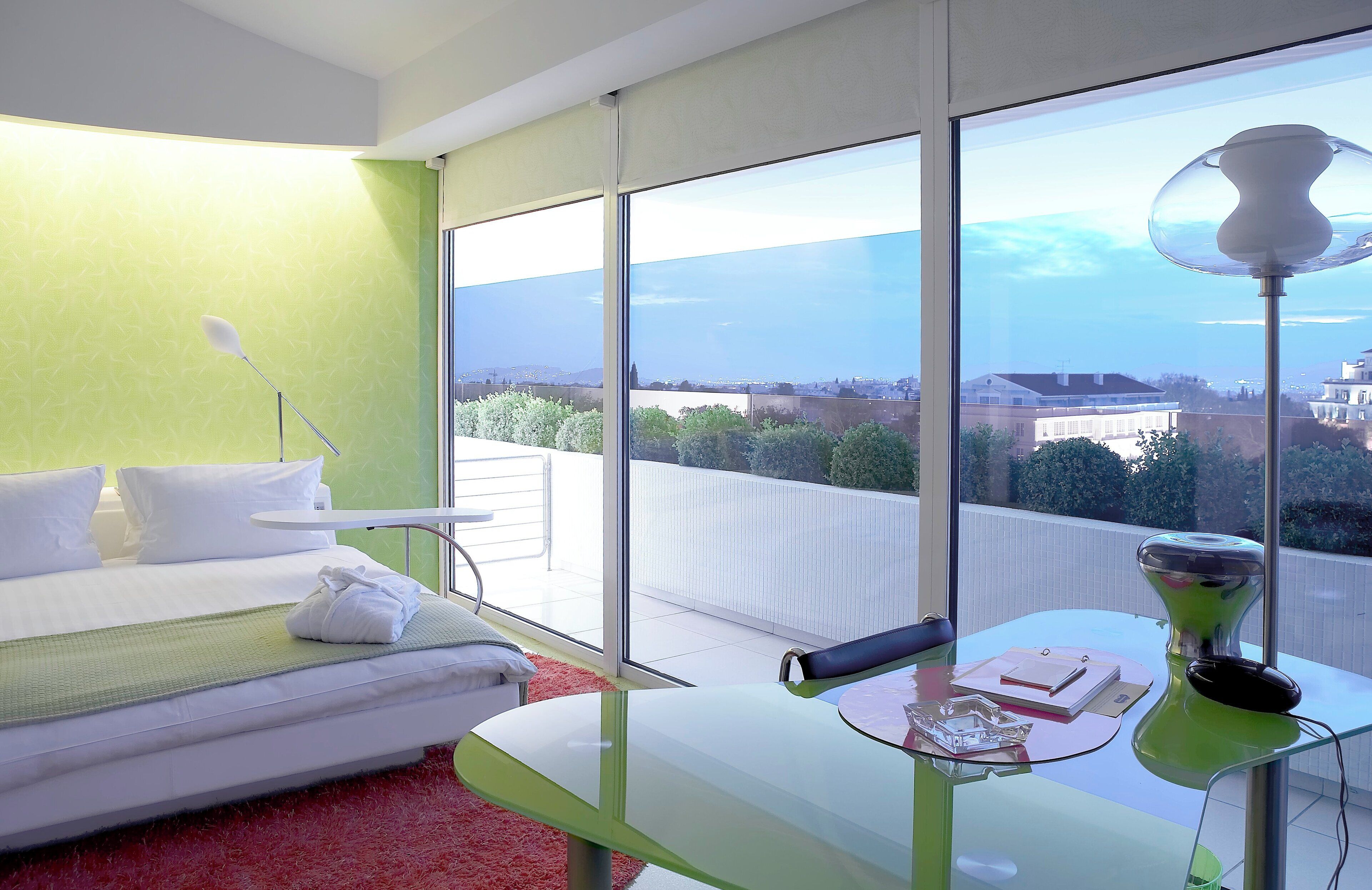 Pequenos-almoços, almoços, jantares servidos, cozinha italiana 