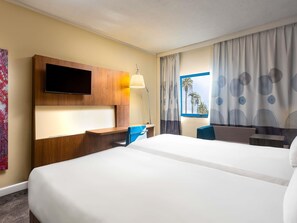 Quarto casal standard, 1 cama de casal | Roupas de cama premium, frigobar, cofres nos quartos, escrivaninha