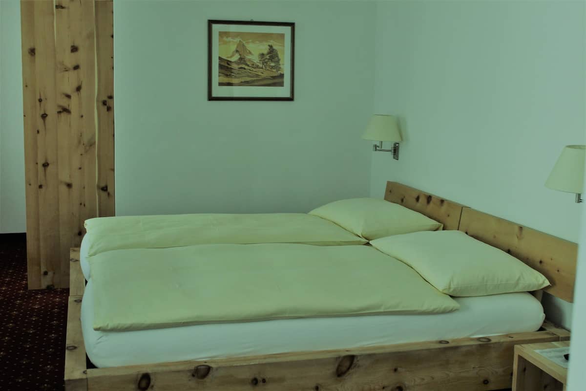 Quarto Duplo (North) | 1 quarto, minibar, cofre no quarto, secretária