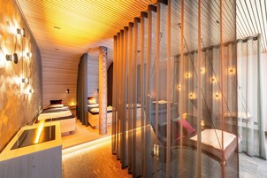 Sala(s) para tratamentos a casais, sauna, banheira de hidromassagem 