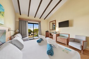 Quarto Superior | Minibar, cofre no quarto, ferro/tábua de engomar 