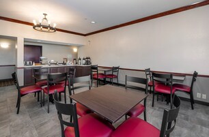 Café da manhã com buffet grátis todos os dias