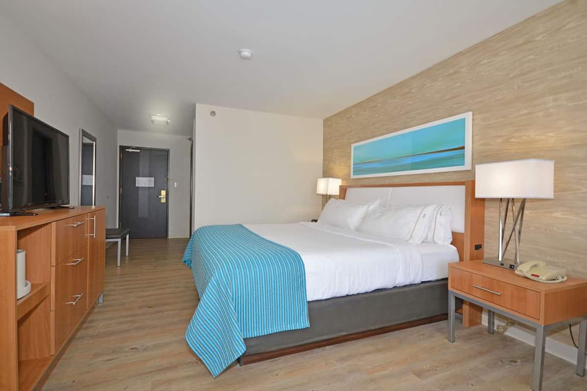 Quarto Standard, 1 cama king-size | Secretária, ferro/tábua de engomar, Wi-fi grátis