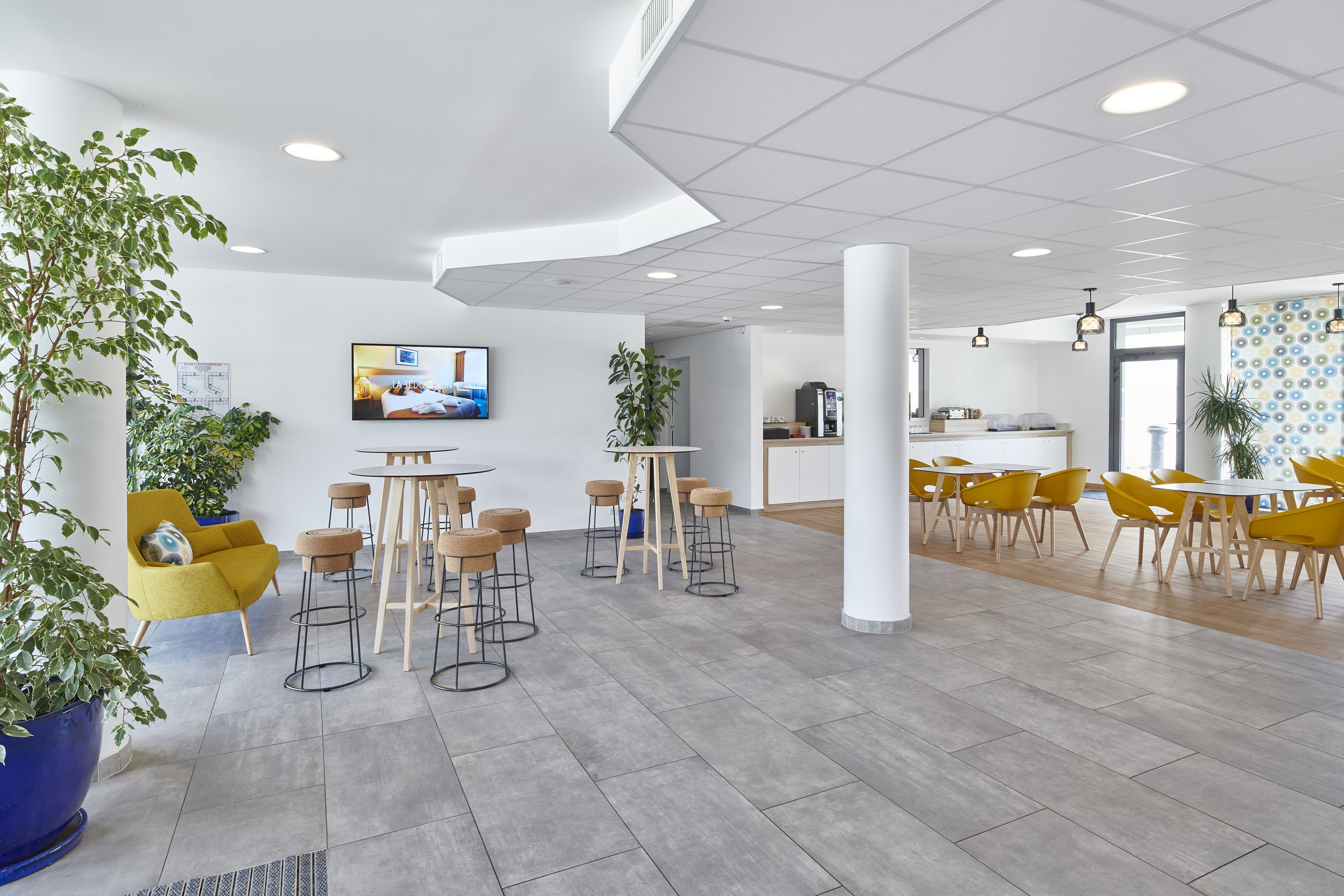 Café da manhã continental todos os dias mediante uma taxa
