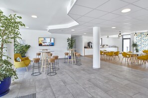 Café da manhã continental todos os dias mediante uma taxa