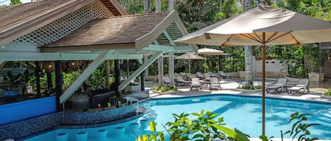 3 bares/lounges, bar molhado, bar ao lado da piscina, bar na praia