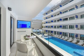 Apartamento, vista para a piscina | Terraço/pátio interior