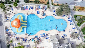 4 piscinas externas, espreguiçadeiras