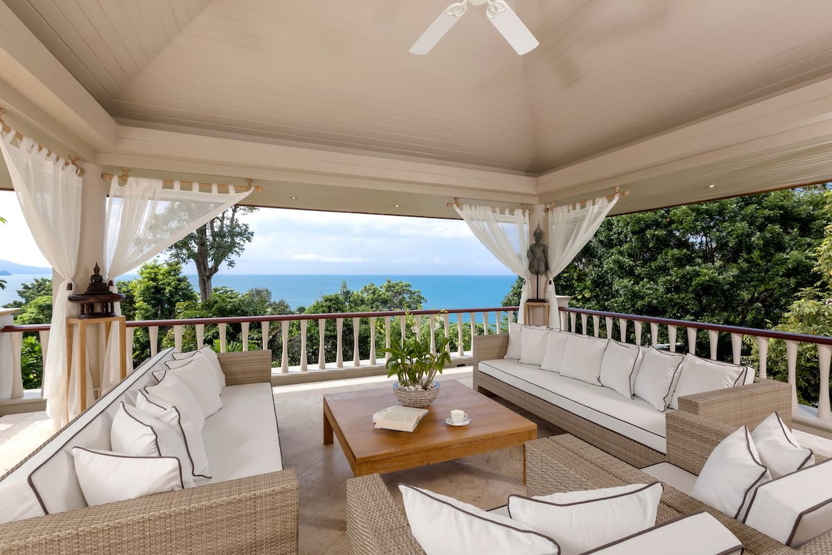 3 Bedroom Ocean Front Residence (RV12) | Vista da sacada