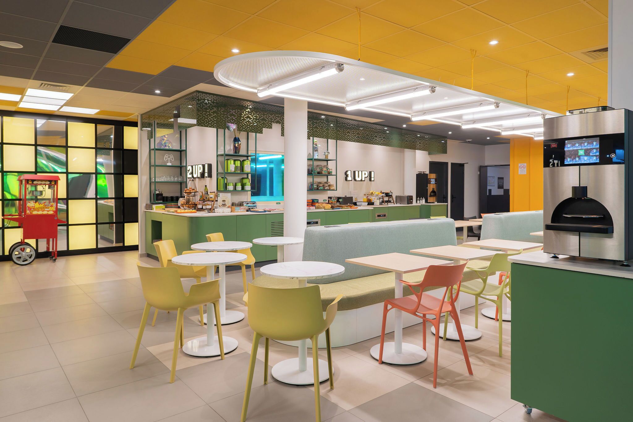 Café da manhã com buffet grátis todos os dias