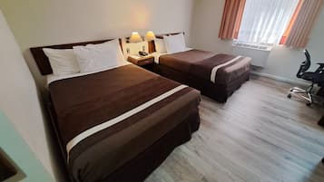 Quarto Duplo Standard | Roupa de alta qualidade, minibar, cofre no quarto, secretária