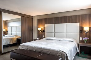 Suite Clássica | Minibar, cofre no quarto, quartos insonorizados, Wi-fi grátis