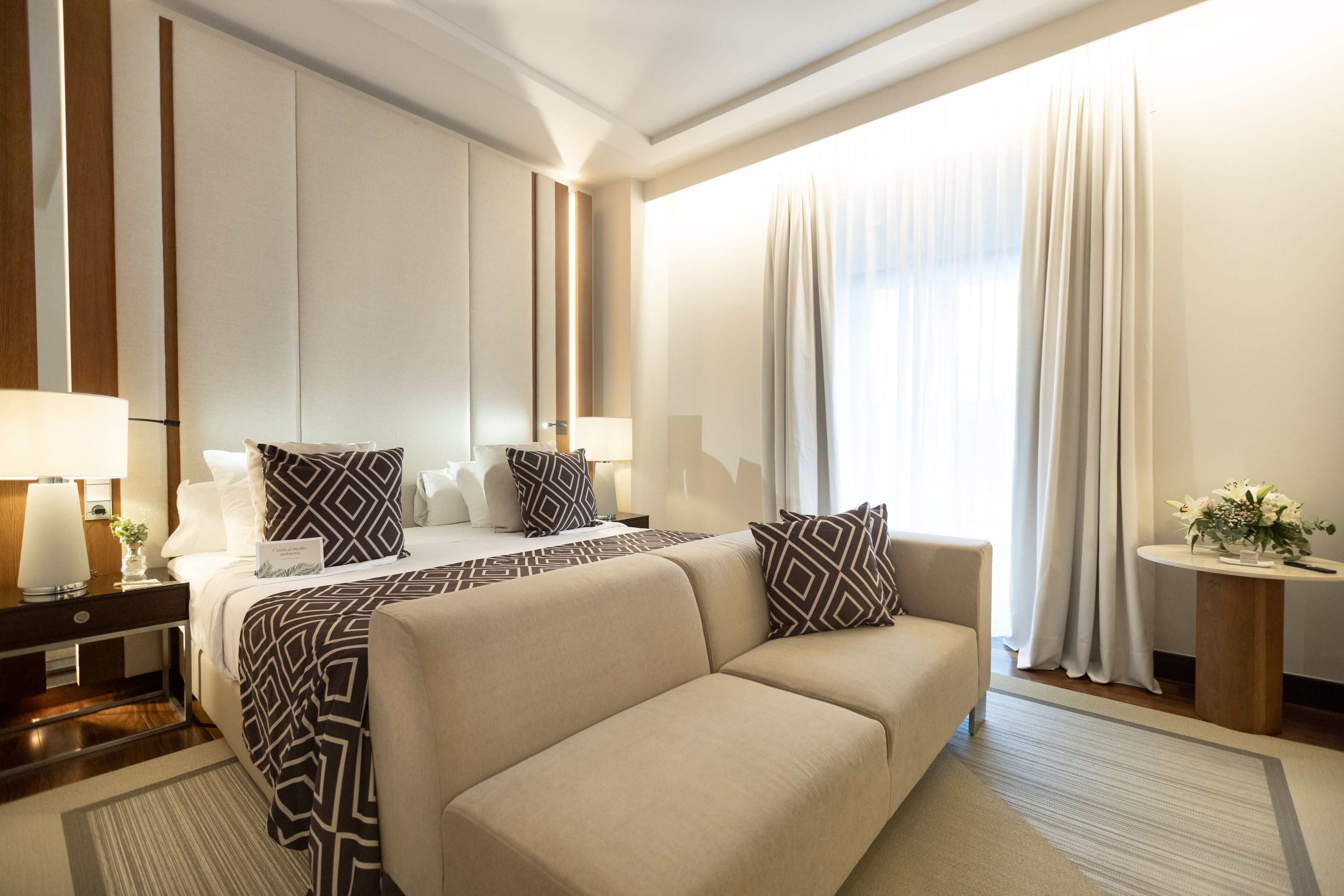 Quarto casal superior | Roupas de cama premium, edredons de pluma