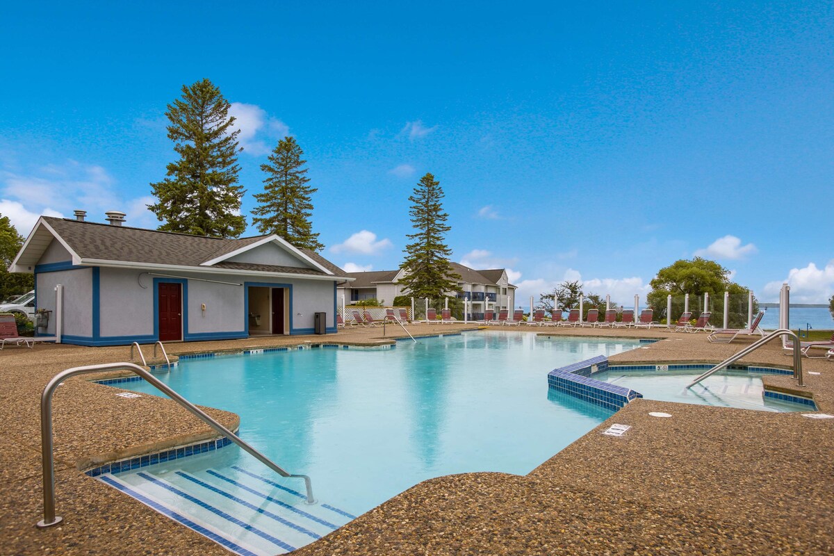 Best Western Harbour Pointe Lakefront Reviews, Deals & Photos 2024 ...