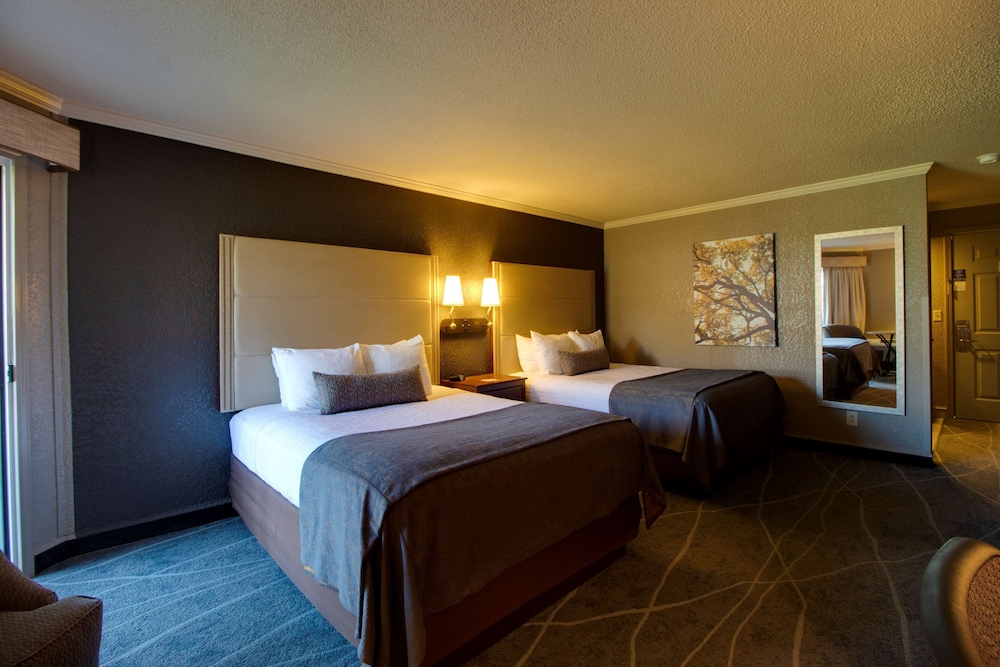 Top 6 Lakefront Hotels In St Ignace, Michigan | Trip101