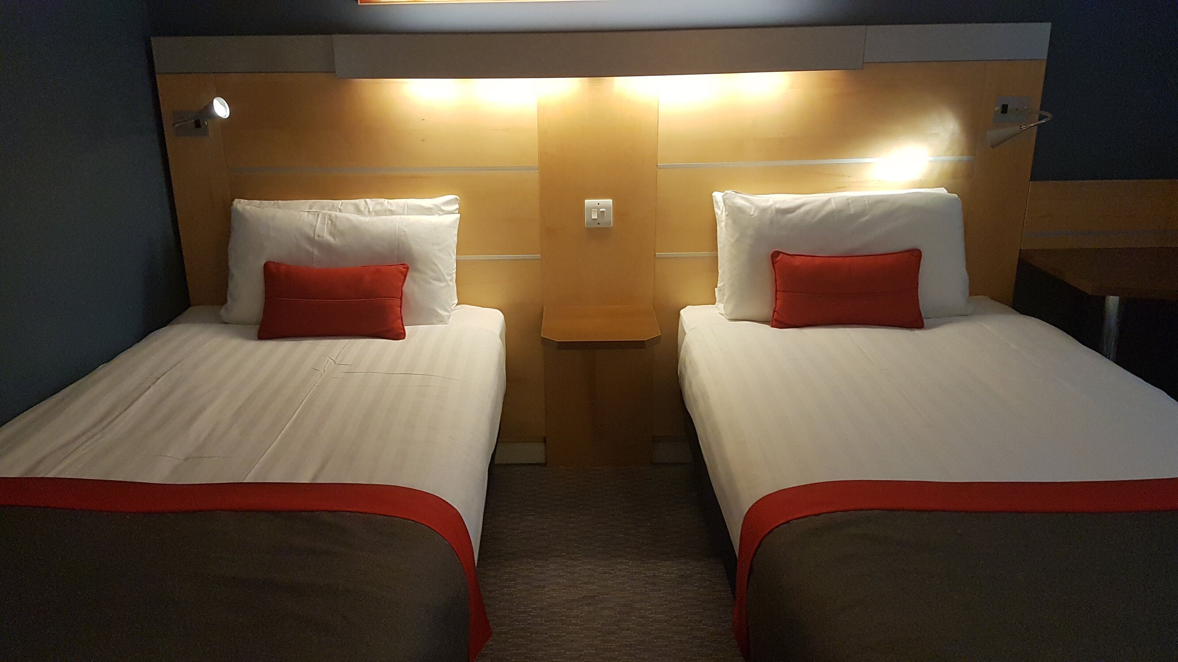 Holiday Inn Express London - Croydon, an IHG Hotel Reviews, Deals ...