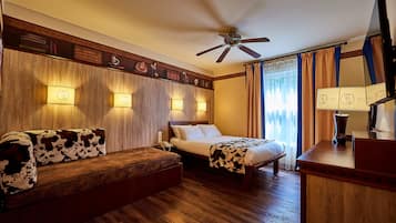 Cofre no quarto, cortinas/cortinados opacos, quartos insonorizados