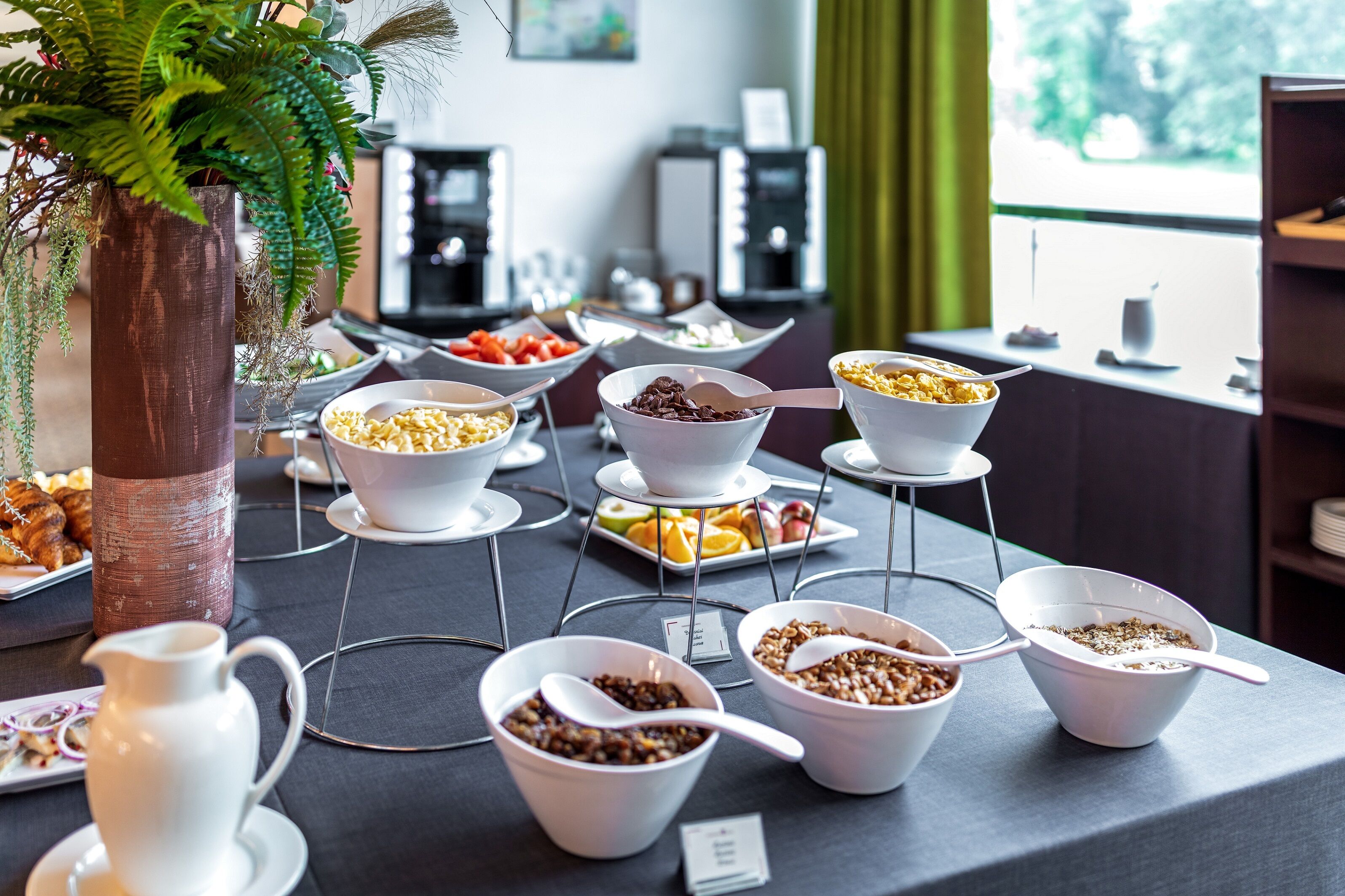 Pequeno-almoço tipo buffet diário (12 EUR por pessoa) 