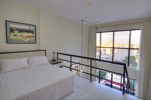 Duplex (Single) | 1 quarto, frigobar, escrivaninha, Wi-Fi de cortesia