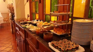 Pequeno-almoço tipo buffet diário incluído