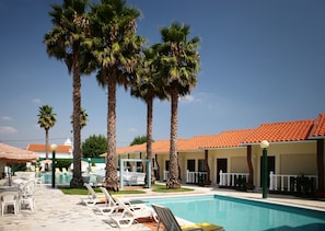 2 piscinas exteriores 