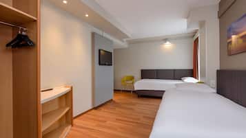 Quarto Standard, 2 camas individuais | Cortinas/cortinados opacos, quartos insonorizados