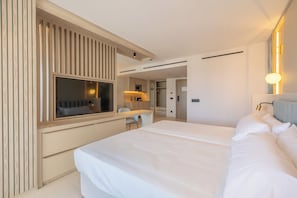 Com decoração personalizada, com mobília individualizada, secretária 