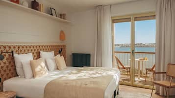 Quarto Quádruplo Comfort, varanda, vista para o mar | Cofre no quarto, Wi-fi grátis, roupa de cama fornecida