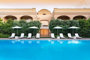Piscina exterior sazonal
