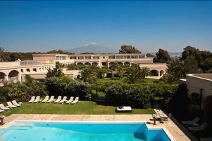 Piscina exterior sazonal