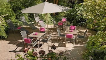 Quarto básico, vista para o jardim | Vista para o jardim