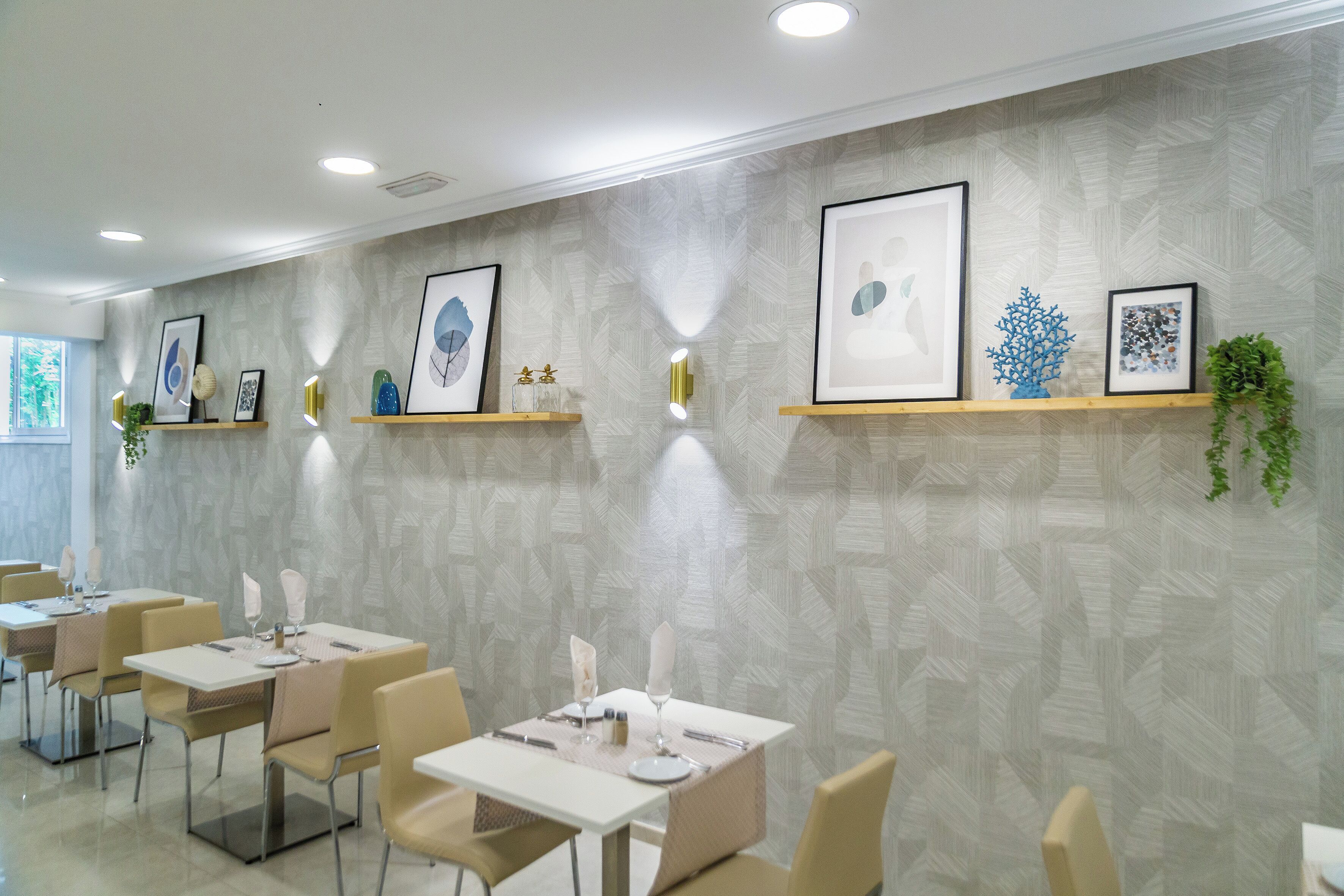 Pequeno-almoço tipo buffet diário mediante uma taxa 