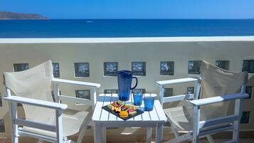 Quarto Duplo, em frente à praia | Roupa de alta qualidade, edredões de penas, camas de colchão pillowtop