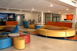 Área de estar no saguão