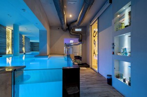 Sala(s) para tratamentos a casais, sauna, banheira de hidromassagem 