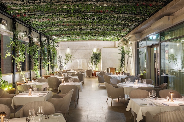2 restaurantes, pequenos-almoços servidos, cozinha italiana
