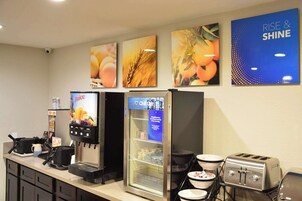 Café da manhã com buffet grátis todos os dias