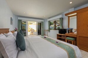 Estúdio superior | Individualmente decorados, individualmente mobiliados, escrivaninha