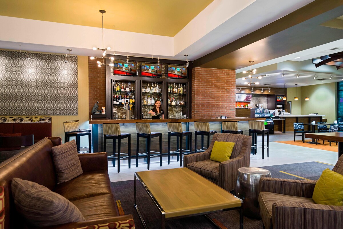 Courtyard by Marriott Little Rock Downtown Reviews, Deals & Photos 2023 ...