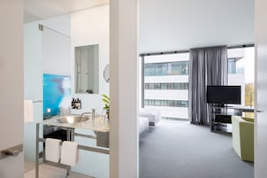 Minibar, cortinas/cortinados opacos, ferro/tábua de engomar 