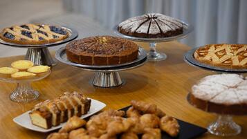 Pequeno-almoço tipo buffet diário incluído