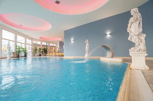 Piscina interna, piscina externa