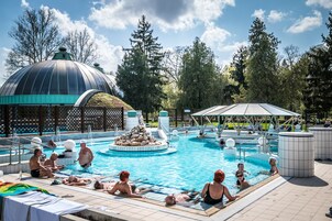 3 piscinas exteriores 