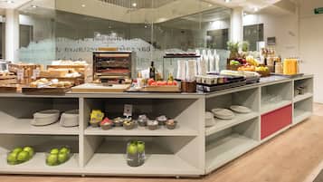 Café da manhã com buffet diário (EUR 16 por pessoa)