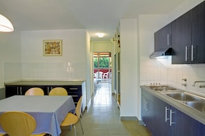 Sunset Apartment for 4+2 Seaside | Sala de estar | Televisor de 0 polegadas com canais via satélite 