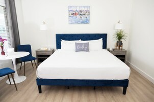 Cortinas/cortinados opacos, Wi-fi grátis, roupa de cama fornecida 