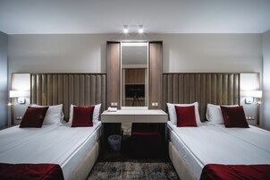 Cofre no quarto, secretária 