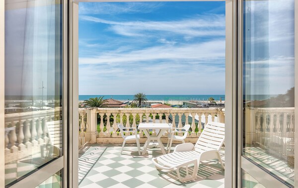 Happy Hotel - Marina di Pietrasanta