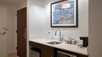 Suite, 1 cama king-size, não fumadores | Minibar