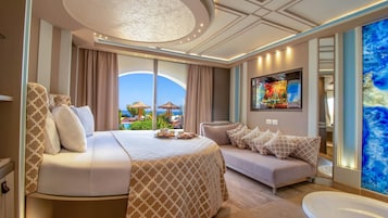 Frigobar, cofres nos quartos, escrivaninha, cortinas blackout